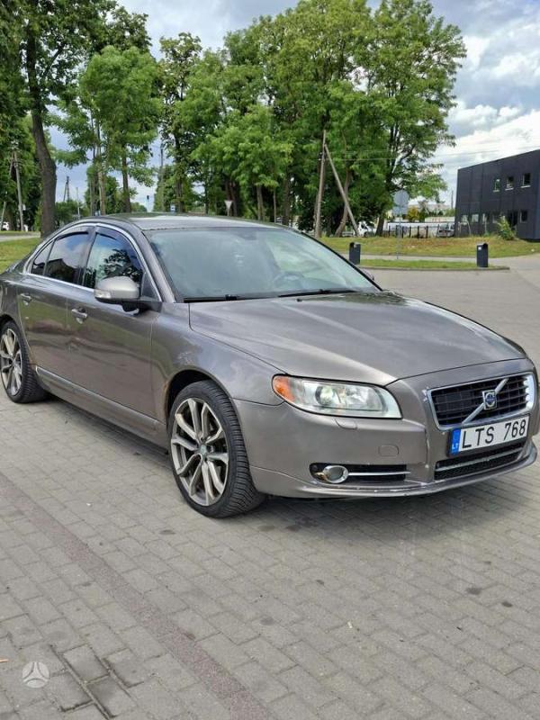 Pelēks Volvo S80 2006 Kauņa, ar dzinēja tilpumu 2.40 L un nobraukumu 323 tūkst. km par 1300 €, foto 4 vietnē AUTOMOTO.COM.LV