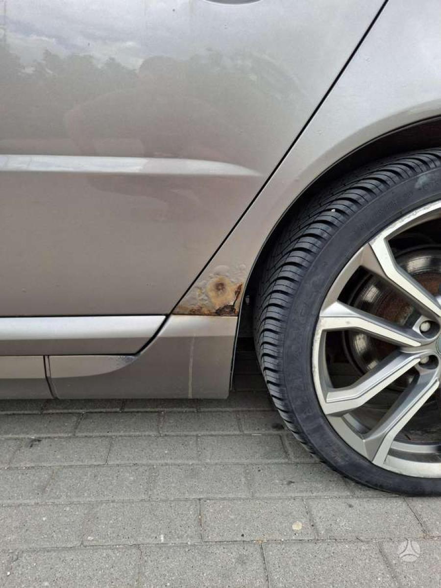 Pelēks Volvo S80 2006 Kauņa, ar dzinēja tilpumu 2.40 L un nobraukumu 323 tūkst. km par 1300 €, foto 9 vietnē AUTOMOTO.COM.LV