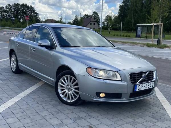 Grey Volvo S80 2006 in Jelgava, with an engine capacity of 2.40 L and mileage of 295 thousand km for 2990 €, photo 1 on AUTOMOTO.COM.LV