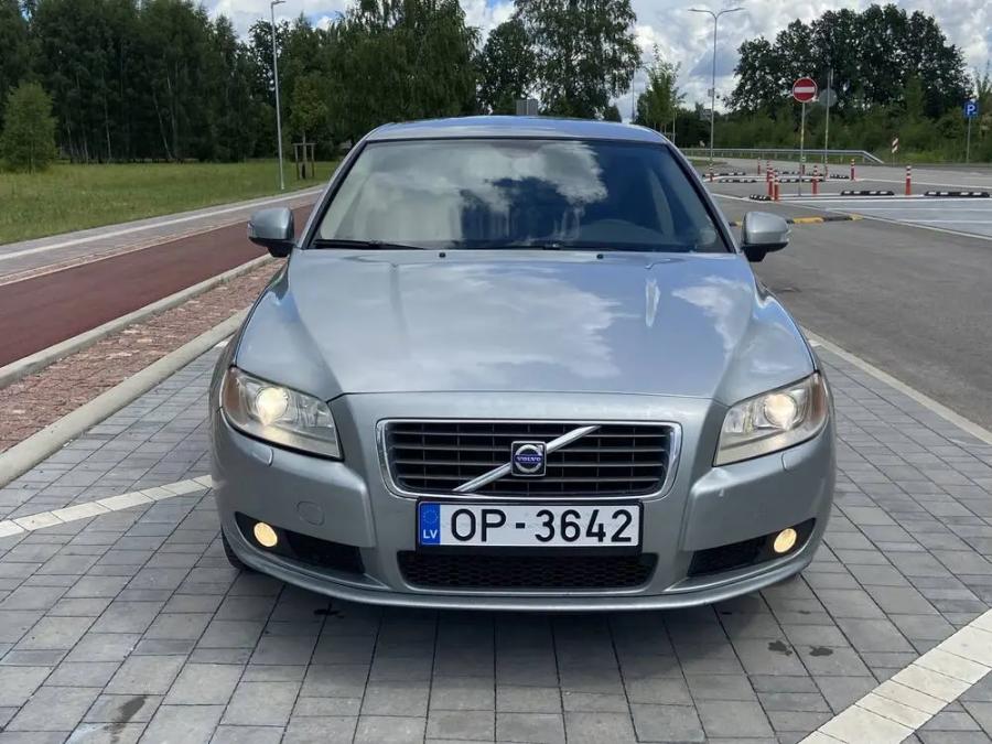 Grey Volvo S80 2006 in Jelgava, with an engine capacity of 2.40 L and mileage of 295 thousand km for 2990 €, photo 7 on AUTOMOTO.COM.LV