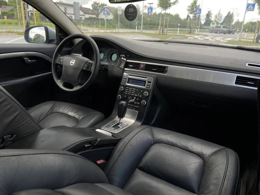 Grey Volvo S80 2006 in Jelgava, with an engine capacity of 2.40 L and mileage of 295 thousand km for 2990 €, photo 12 on AUTOMOTO.COM.LV