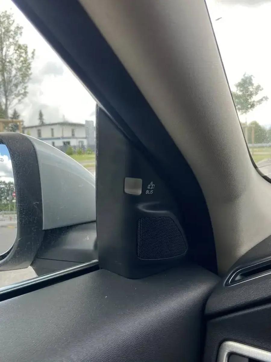 Grey Volvo S80 2006 in Jelgava, with an engine capacity of 2.40 L and mileage of 295 thousand km for 2990 €, photo 16 on AUTOMOTO.COM.LV