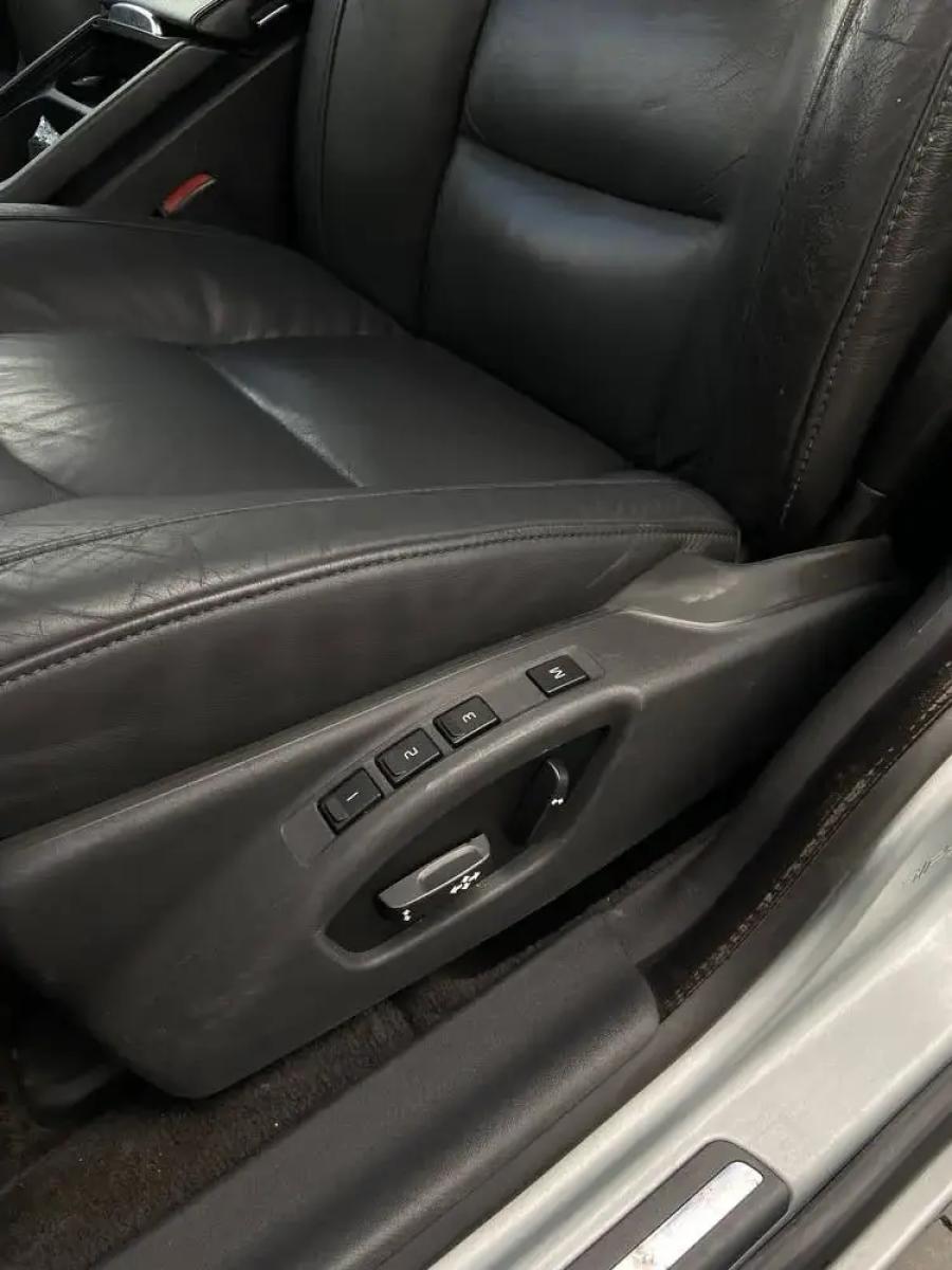 Grey Volvo S80 2006 in Jelgava, with an engine capacity of 2.40 L and mileage of 295 thousand km for 2990 €, photo 18 on AUTOMOTO.COM.LV