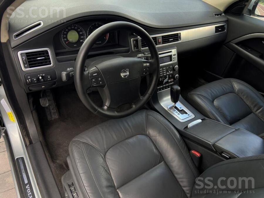 Grey Volvo S80 2006 in Jelgava, with an engine capacity of 2.40 L and mileage of 0 thousand km for 2990 €, photo 9 on AUTOMOTO.COM.LV