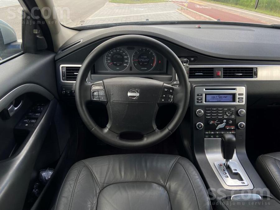 Grey Volvo S80 2006 in Jelgava, with an engine capacity of 2.40 L and mileage of 0 thousand km for 2990 €, photo 10 on AUTOMOTO.COM.LV