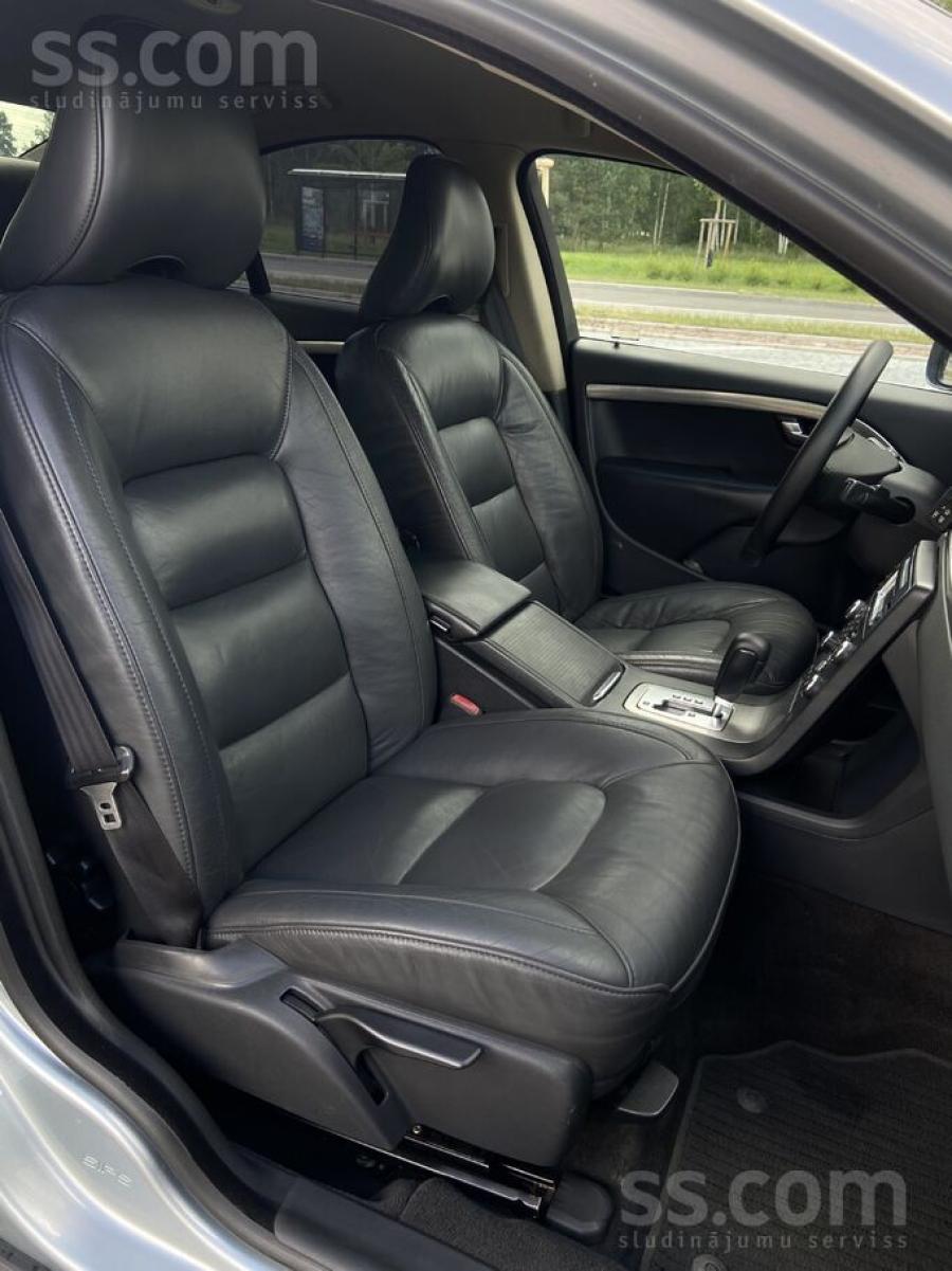 Grey Volvo S80 2006 in Jelgava, with an engine capacity of 2.40 L and mileage of 0 thousand km for 2990 €, photo 13 on AUTOMOTO.COM.LV