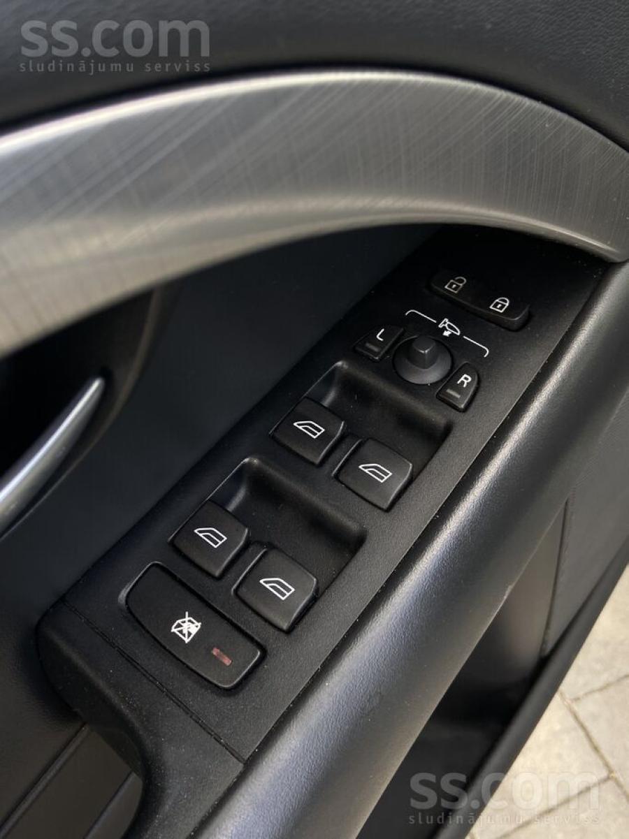 Grey Volvo S80 2006 in Jelgava, with an engine capacity of 2.40 L and mileage of 0 thousand km for 2990 €, photo 18 on AUTOMOTO.COM.LV