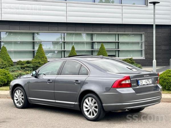 Grey Volvo S80 2006 in Riga, with an engine capacity of 2.40 L and mileage of 0 thousand km for 3850 €, photo 5 on AUTOMOTO.COM.LV