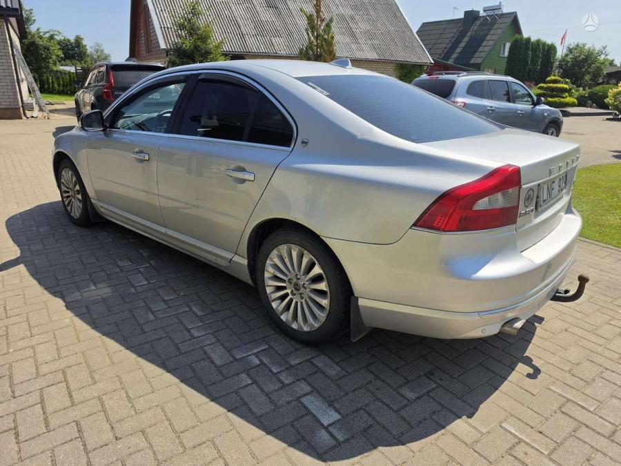 Pelēks Volvo S80 2006 Šilalė, ar dzinēja tilpumu 2.40 L un nobraukumu 307 tūkst. km par 1999 €, foto 7 vietnē AUTOMOTO.COM.LV
