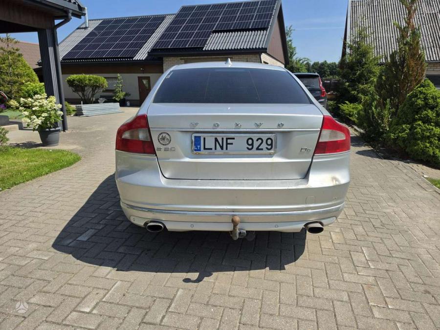 Pelēks Volvo S80 2006 Šilalė, ar dzinēja tilpumu 2.40 L un nobraukumu 307 tūkst. km par 1999 €, foto 8 vietnē AUTOMOTO.COM.LV