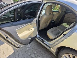 Pelēks Volvo S80 2006 Šilalė, ar dzinēja tilpumu 2.40 L un nobraukumu 307 tūkst. km par 1999 €, foto 14 vietnē AUTOMOTO.COM.LV