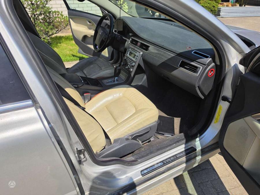 Pelēks Volvo S80 2006 Šilalė, ar dzinēja tilpumu 2.40 L un nobraukumu 307 tūkst. km par 1999 €, foto 17 vietnē AUTOMOTO.COM.LV