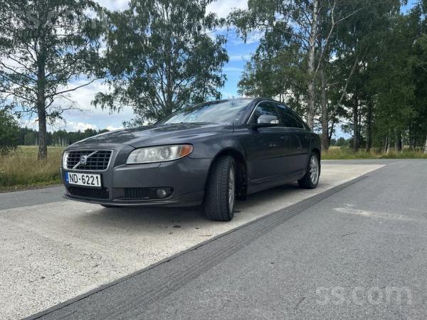 Pelēks Volvo S80 2006 Madona, ar dzinēja tilpumu 2.40 L un nobraukumu 400 tūkst. km par 2299 €, foto 1 vietnē AUTOMOTO.COM.LV