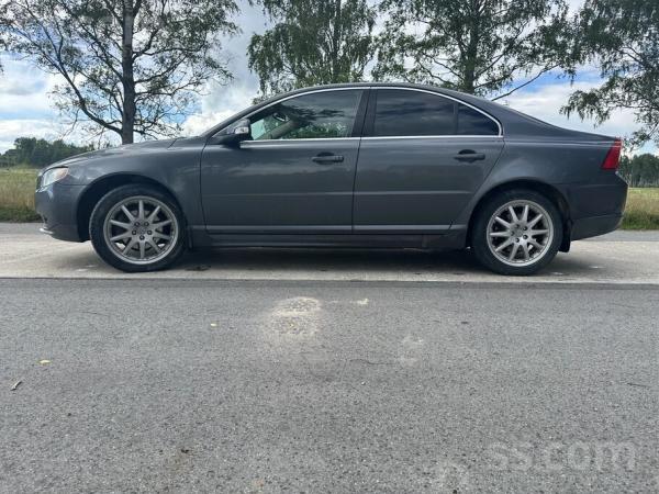 Pelēks Volvo S80 2006 Madona, ar dzinēja tilpumu 2.40 L un nobraukumu 400 tūkst. km par 2299 €, foto 8 vietnē AUTOMOTO.COM.LV