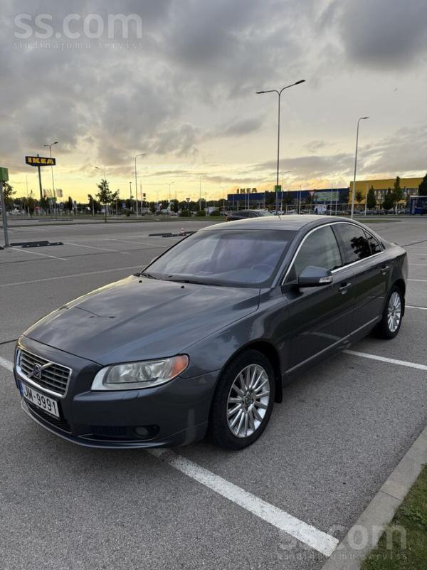 Pelēks Volvo S80 2006 Rīga, ar dzinēja tilpumu 2.40 L un nobraukumu 325 tūkst. km par 3700 €, foto 1 vietnē AUTOMOTO.COM.LV