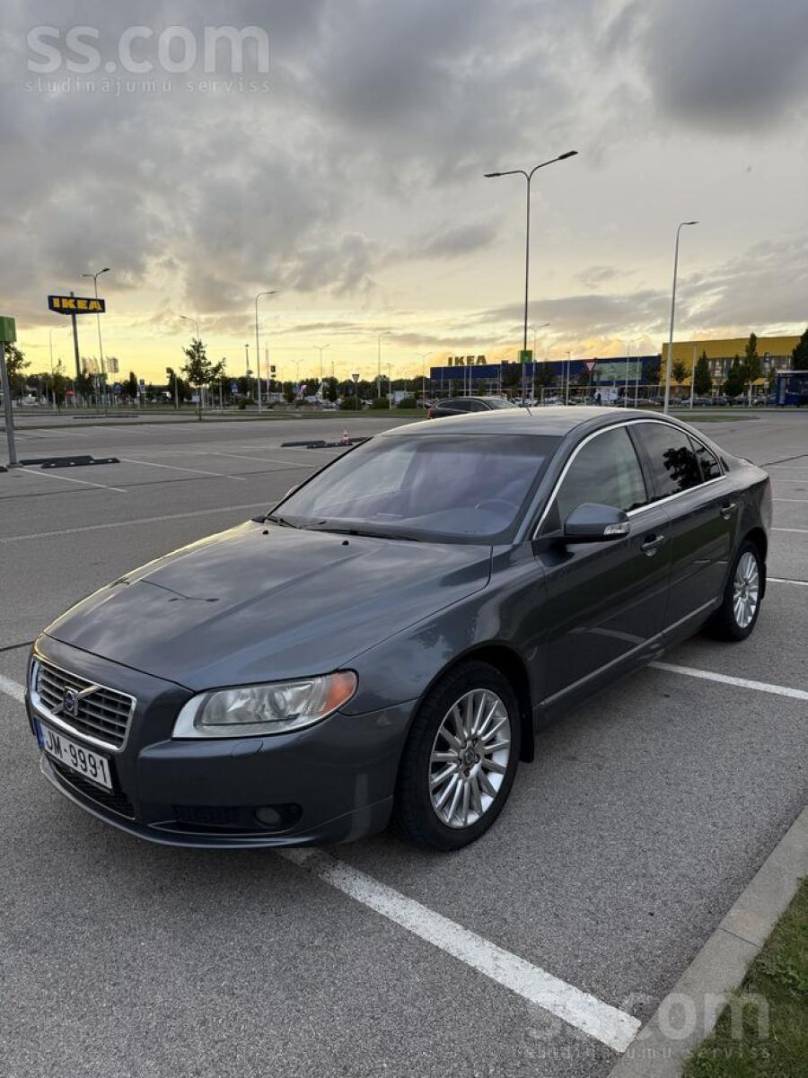 Grey Volvo S80 2006 in Riga, with an engine capacity of 2.40 L and mileage of 325 thousand km for 3700 €, photo 1 on AUTOMOTO.COM.LV
