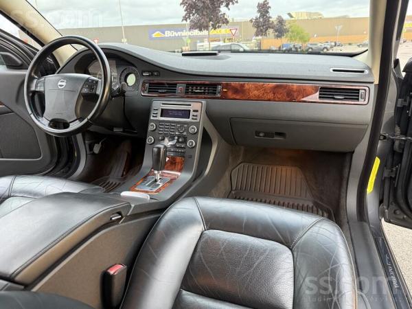 Pelēks Volvo S80 2006 Rīga, ar dzinēja tilpumu 2.40 L un nobraukumu 325 tūkst. km par 3700 €, foto 3 vietnē AUTOMOTO.COM.LV