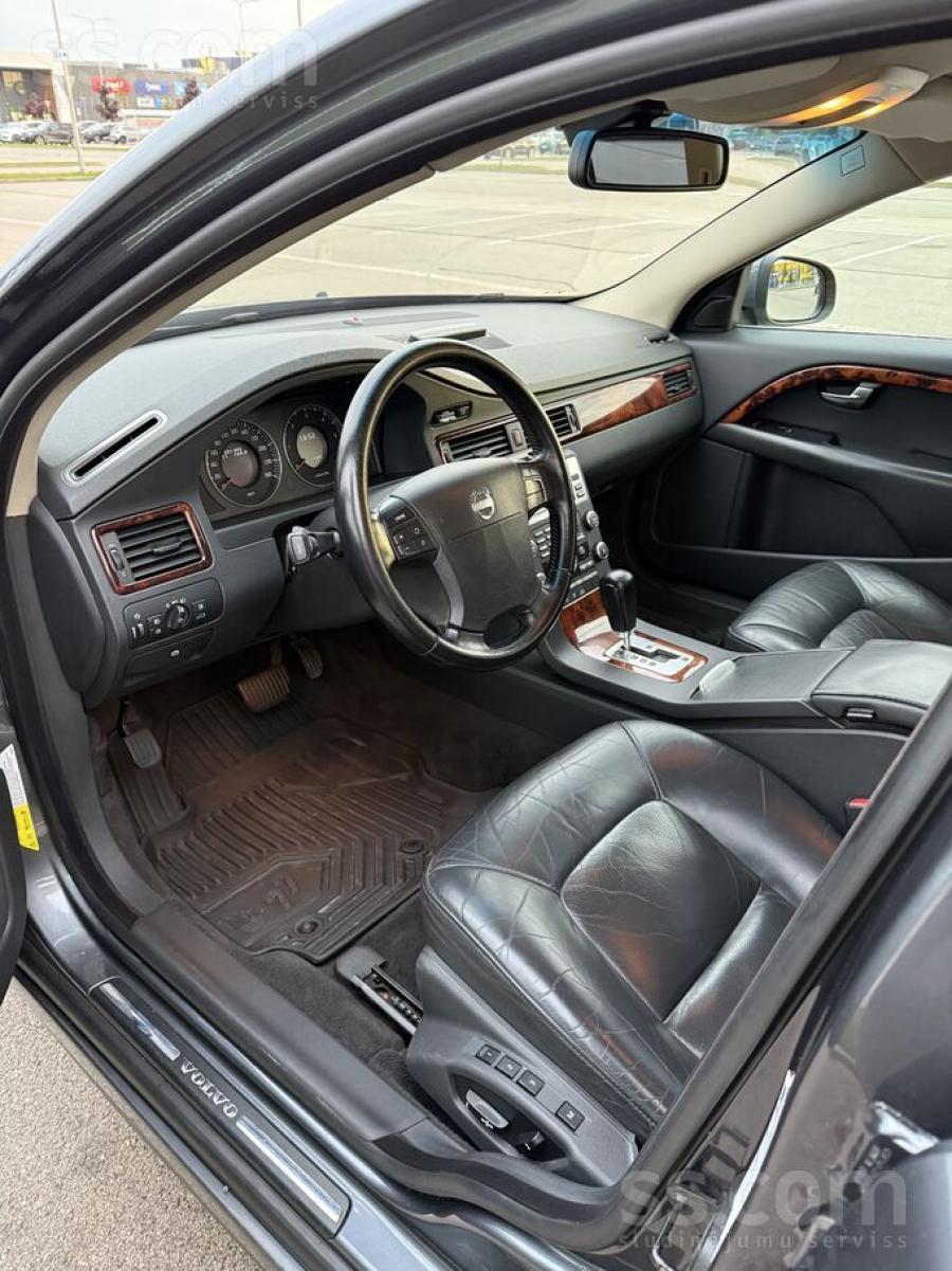 Grey Volvo S80 2006 in Riga, with an engine capacity of 2.40 L and mileage of 325 thousand km for 3700 €, photo 5 on AUTOMOTO.COM.LV