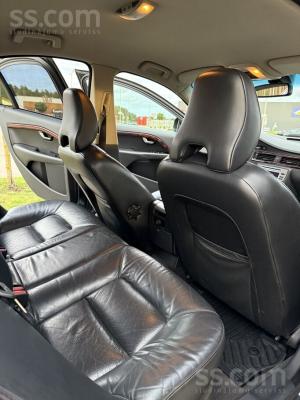 Grey Volvo S80 2006 in Riga, with an engine capacity of 2.40 L and mileage of 325 thousand km for 3700 €, photo 6 on AUTOMOTO.COM.LV