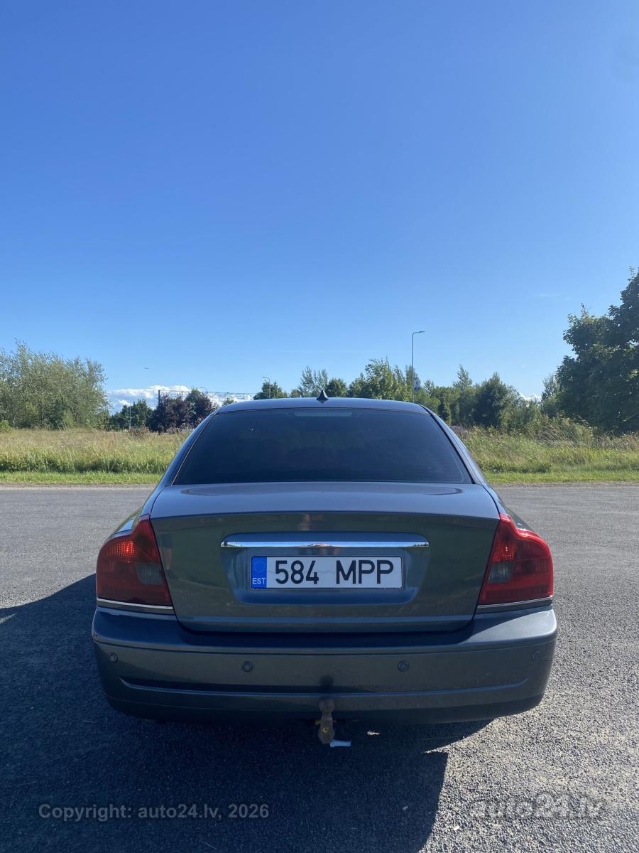 Pelēks Volvo S80 2006 Mardu, ar dzinēja tilpumu 2.40 L un nobraukumu 391 tūkst. km par 2500 €, foto 4 vietnē AUTOMOTO.COM.LV