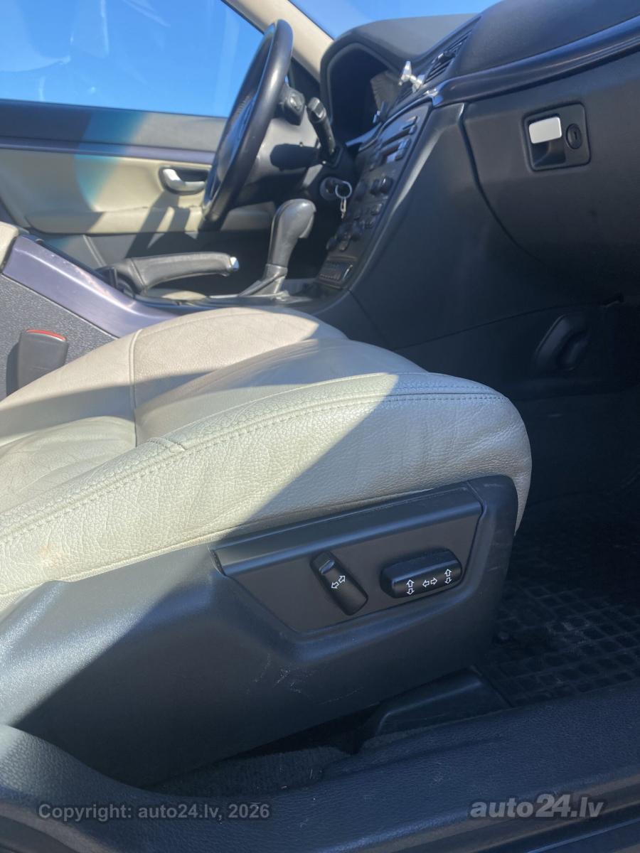 Pelēks Volvo S80 2006 Mardu, ar dzinēja tilpumu 2.40 L un nobraukumu 391 tūkst. km par 2500 €, foto 9 vietnē AUTOMOTO.COM.LV