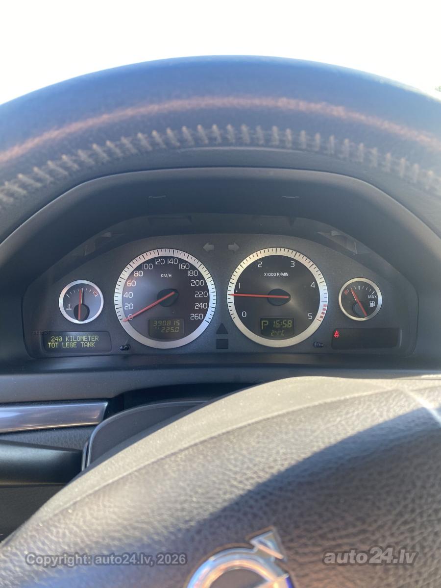 Pelēks Volvo S80 2006 Mardu, ar dzinēja tilpumu 2.40 L un nobraukumu 391 tūkst. km par 2500 €, foto 13 vietnē AUTOMOTO.COM.LV