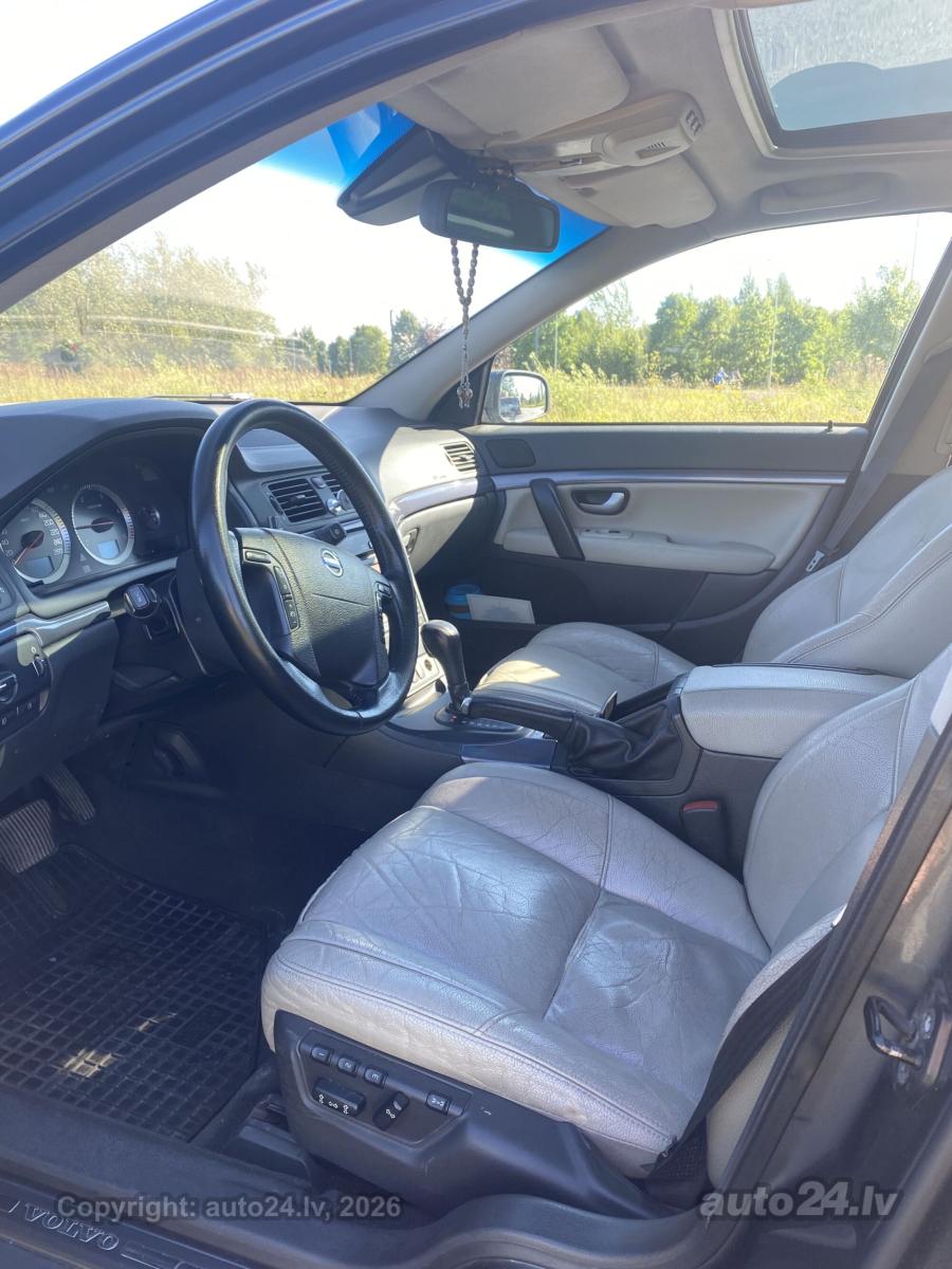 Pelēks Volvo S80 2006 Mardu, ar dzinēja tilpumu 2.40 L un nobraukumu 391 tūkst. km par 2500 €, foto 14 vietnē AUTOMOTO.COM.LV