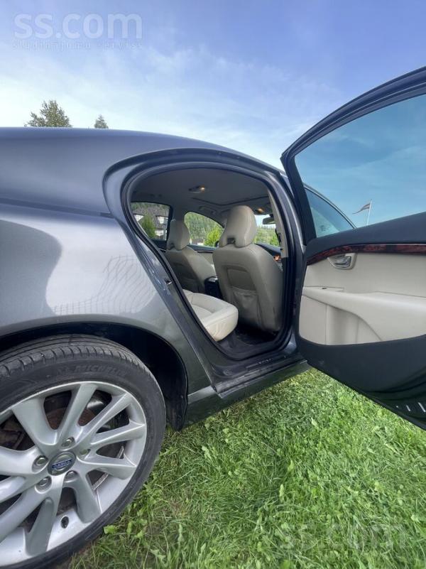 Pelēks Volvo S80 2006 Rīga, ar dzinēja tilpumu 2.40 L un nobraukumu 338 tūkst. km par 4100 €, foto 5 vietnē AUTOMOTO.COM.LV