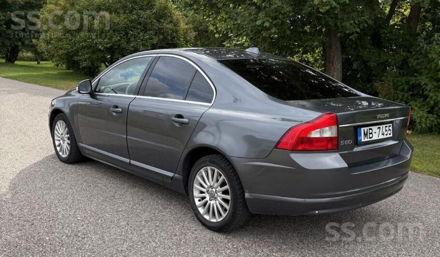 Pelēks Volvo S80 2006 Ventspils, ar dzinēja tilpumu 2.40 L un nobraukumu 450 tūkst. km par 2100 €, foto 5 vietnē AUTOMOTO.COM.LV