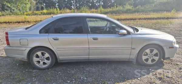 Pelēks Volvo S80 2006 Ogre, ar dzinēja tilpumu 2.40 L un nobraukumu 449 tūkst. km par 400 €, foto 6 vietnē AUTOMOTO.COM.LV