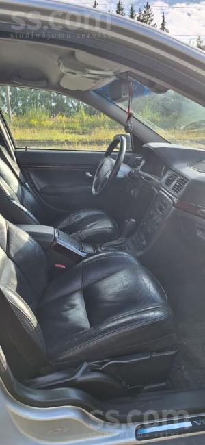 Pelēks Volvo S80 2006 Ogre, ar dzinēja tilpumu 2.40 L un nobraukumu 449 tūkst. km par 400 €, foto 7 vietnē AUTOMOTO.COM.LV