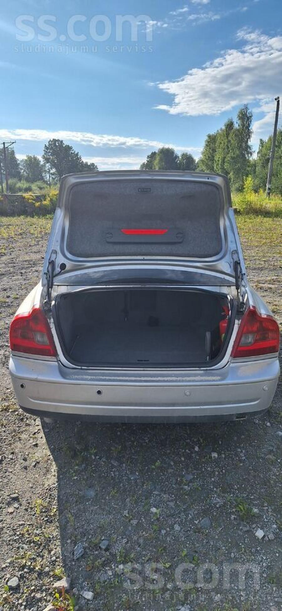 Pelēks Volvo S80 2006 Ogre, ar dzinēja tilpumu 2.40 L un nobraukumu 449 tūkst. km par 400 €, foto 9 vietnē AUTOMOTO.COM.LV