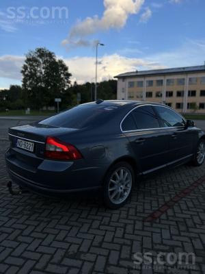 Grey Volvo S80 2006 in Madona, with an engine capacity of 2.40 L and mileage of 439 thousand km for 2500 €, photo 4 on AUTOMOTO.COM.LV