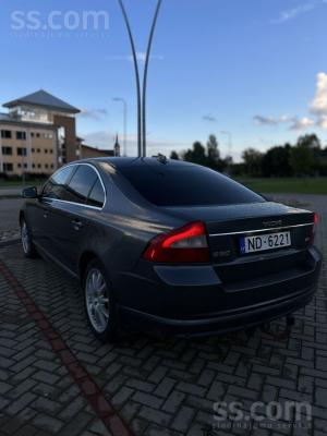 Grey Volvo S80 2006 in Madona, with an engine capacity of 2.40 L and mileage of 439 thousand km for 2500 €, photo 5 on AUTOMOTO.COM.LV