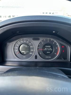 Grey Volvo S80 2006 in Madona, with an engine capacity of 2.40 L and mileage of 439 thousand km for 2500 €, photo 8 on AUTOMOTO.COM.LV