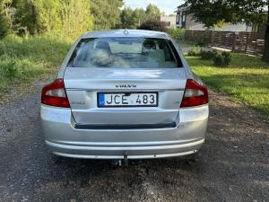 Grey Volvo S80 2006 in Vilnius, with an engine capacity of 2.40 L and mileage of 336 thousand km for 2900 €, photo 5 on AUTOMOTO.COM.LV