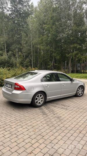 Pelēks Volvo S80 2006 Rīga, ar dzinēja tilpumu 2.40 L un nobraukumu 305 tūkst. km par 2250 €, foto 3 vietnē AUTOMOTO.COM.LV
