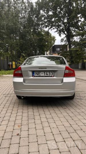 Pelēks Volvo S80 2006 Rīga, ar dzinēja tilpumu 2.40 L un nobraukumu 305 tūkst. km par 2250 €, foto 4 vietnē AUTOMOTO.COM.LV