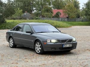 Pelēks Volvo S80 2006 Valmiera, ar dzinēja tilpumu 2.40 L un nobraukumu 377 tūkst. km par 1750 €, foto  vietnē AUTOMOTO.COM.LV