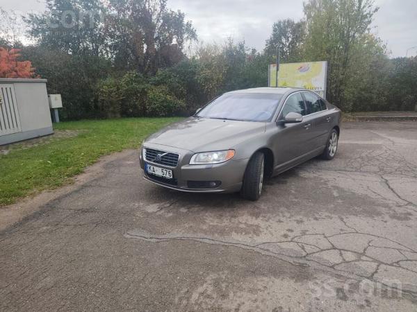 Grey Volvo S80 2006 in Riga, with an engine capacity of 2.40 L and mileage of 380 thousand km for 3200 €, photo 3 on AUTOMOTO.COM.LV