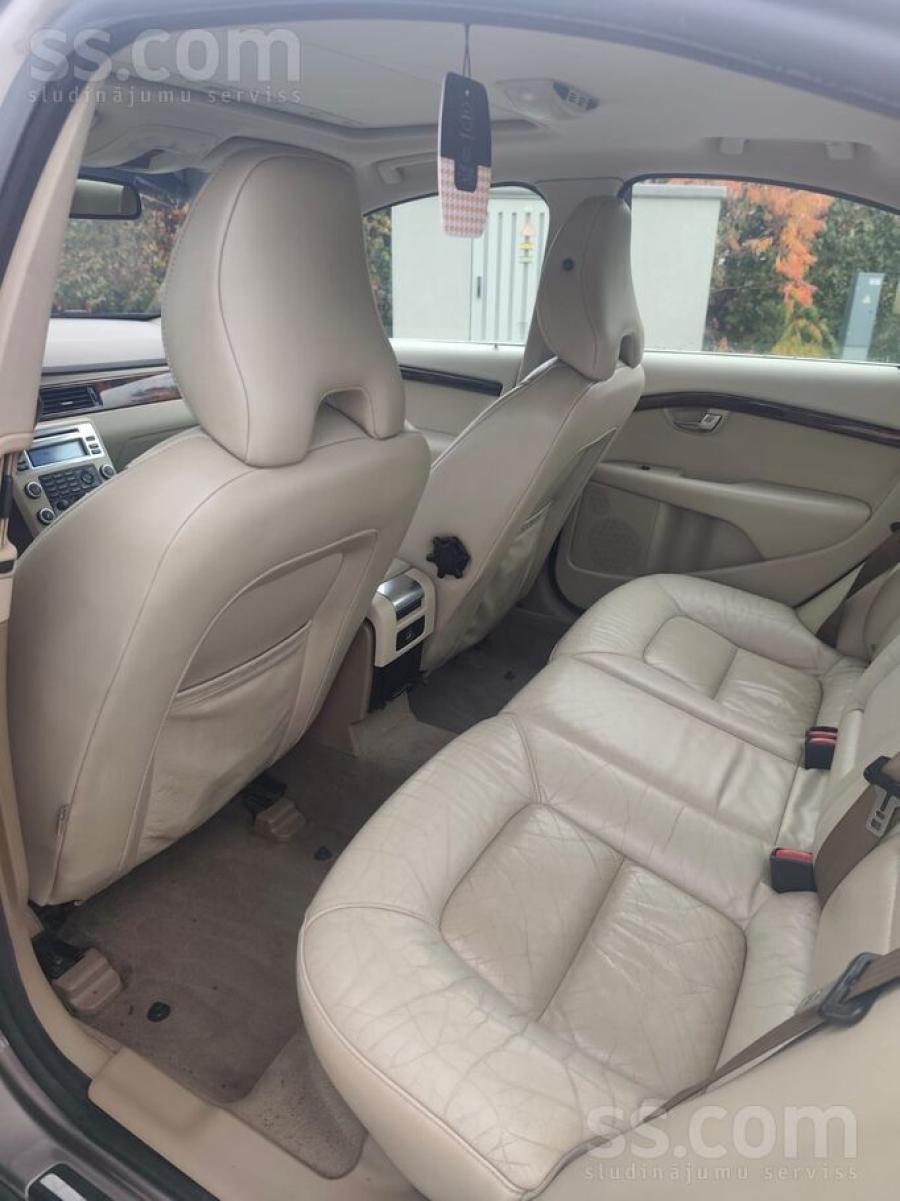 Pelēks Volvo S80 2006 Rīga, ar dzinēja tilpumu 2.40 L un nobraukumu 380 tūkst. km par 3700 €, foto 6 vietnē AUTOMOTO.COM.LV