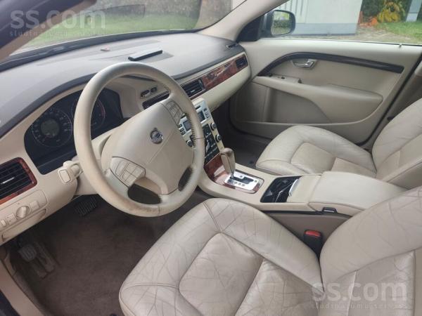 Grey Volvo S80 2006 in Riga, with an engine capacity of 2.40 L and mileage of 380 thousand km for 3200 €, photo 7 on AUTOMOTO.COM.LV