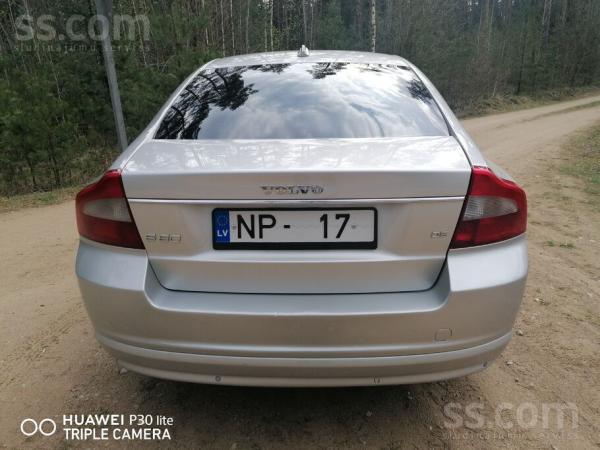 Pelēks Volvo S80 2007 Preiļi, ar dzinēja tilpumu 2.40 L un nobraukumu 330 tūkst. km par 1300 €, foto 3 vietnē AUTOMOTO.COM.LV