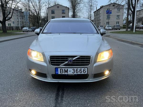 Grey Volvo S80 2007 in Riga, with an engine capacity of 2.40 L and mileage of 280 thousand km for 3900 €, photo 2 on AUTOMOTO.COM.LV