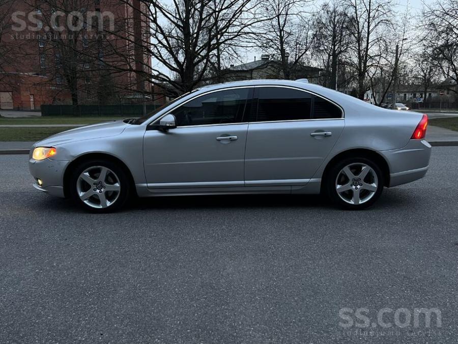 Grey Volvo S80 2007 in Riga, with an engine capacity of 2.40 L and mileage of 280 thousand km for 3900 €, photo 4 on AUTOMOTO.COM.LV