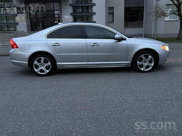 Grey Volvo S80 2007 in Riga, with an engine capacity of 2.40 L and mileage of 280 thousand km for 3900 €, photo 5 on AUTOMOTO.COM.LV