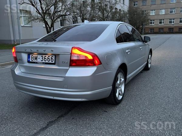 Grey Volvo S80 2007 in Riga, with an engine capacity of 2.40 L and mileage of 280 thousand km for 3900 €, photo 6 on AUTOMOTO.COM.LV