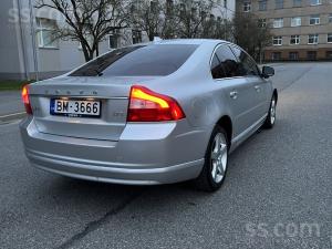 Grey Volvo S80 2007 in Riga, with an engine capacity of 2.40 L and mileage of 280 thousand km for 3900 €, photo 6 on AUTOMOTO.COM.LV