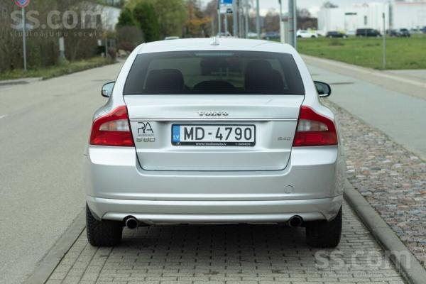 Pelēks Volvo S80 2007 Rīga, ar dzinēja tilpumu 2.40 L un nobraukumu 0 tūkst. km par 1890 €, foto 5 vietnē AUTOMOTO.COM.LV