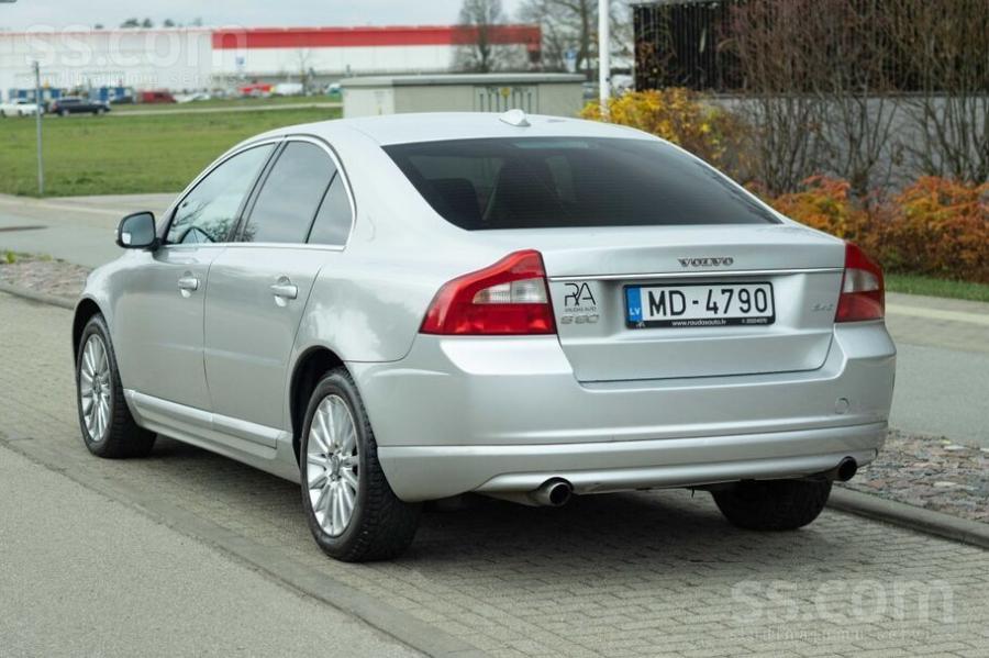 Pelēks Volvo S80 2007 Rīga, ar dzinēja tilpumu 2.40 L un nobraukumu 0 tūkst. km par 1890 €, foto 6 vietnē AUTOMOTO.COM.LV